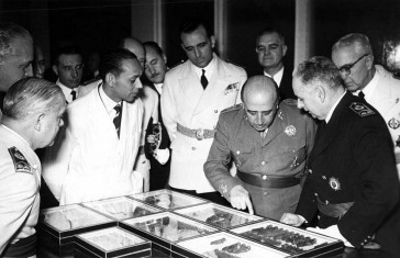 Francisco Franco Biography - Life of Spanish Military General